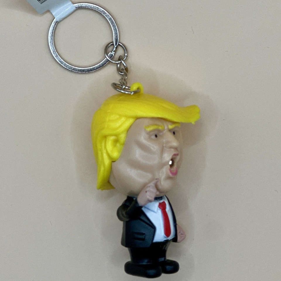 Trump Plastic Keychain With Light And Speaking Make America Great Again ...