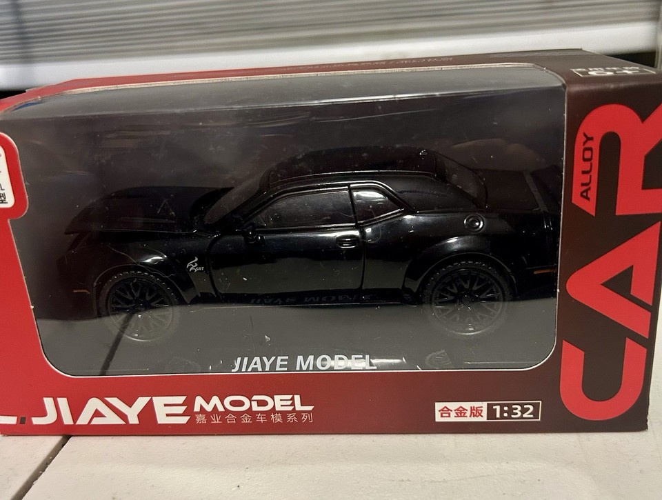 JIAYE Model 1:32 Dodge Challenger Hellcat Sports Car Alloy Diecast ...