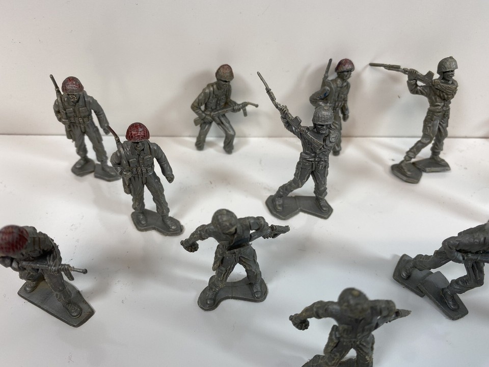 24 Vintage MPC Gray ww2 German Plastic Army Men Soldiers Lot | eBay
