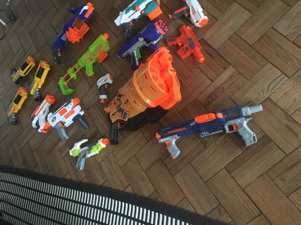 gigantic nerf gun lot in bulk, 15 guns, great condition, extra darts ...