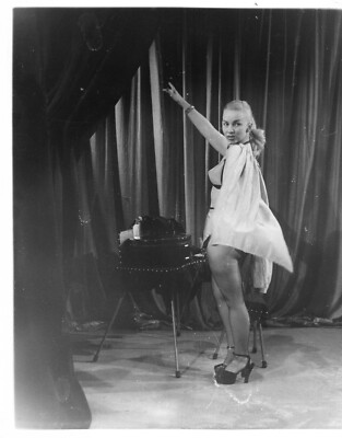 Original 1950s M LINDA BRUCE Cheesecake Hollywood 8x10 Burlesque Pin Up ...