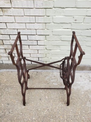 Antique Treadle Sewing Machine Cast Iron Base - Repurpose add a top | eBay
