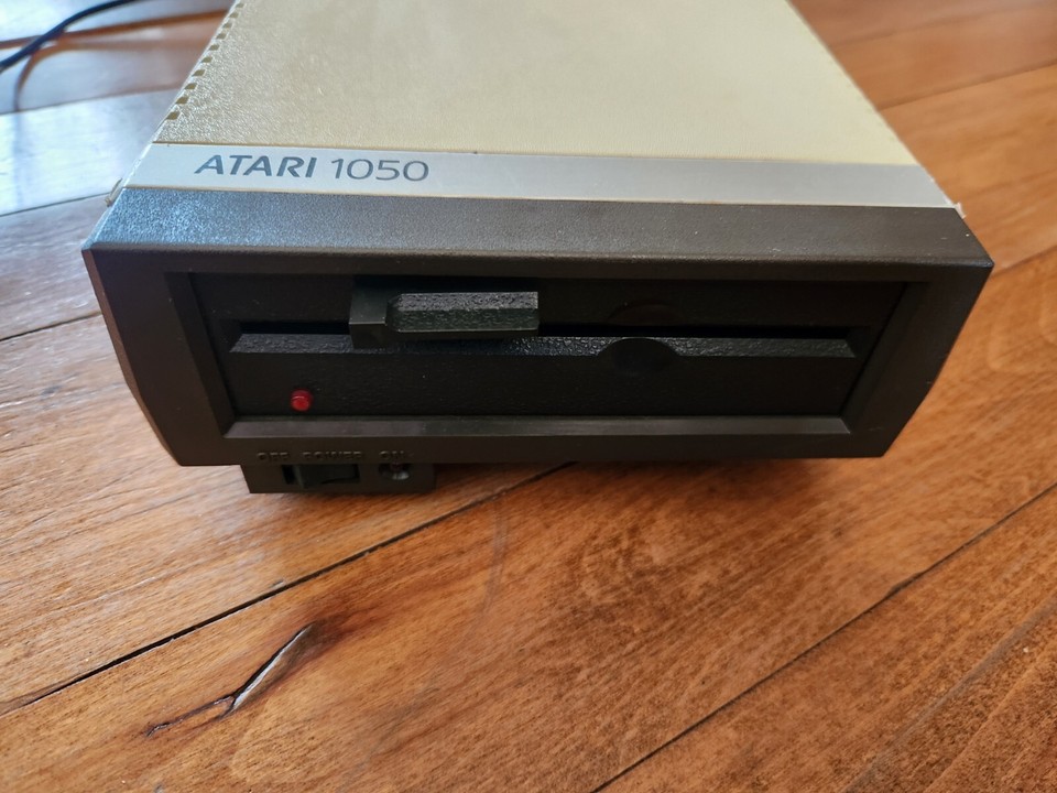Atari 800XL Computer And Atari 1050 Disk Drive | eBay