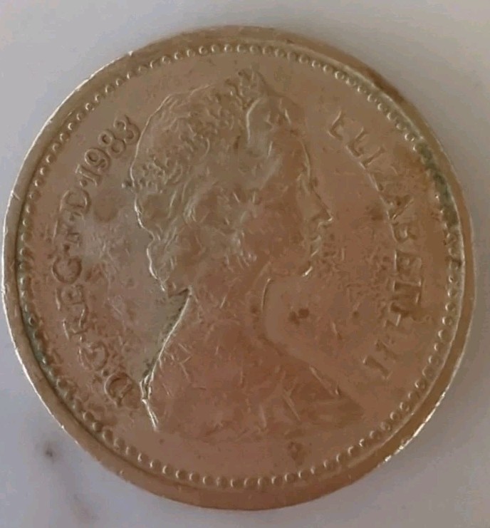 VERY RARE circulated 1983 Royal Arms One Pound Coin | eBay