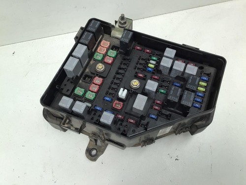 VE WM Statesman Caprice Commodore SV6 Calais engine bay fuse box ...