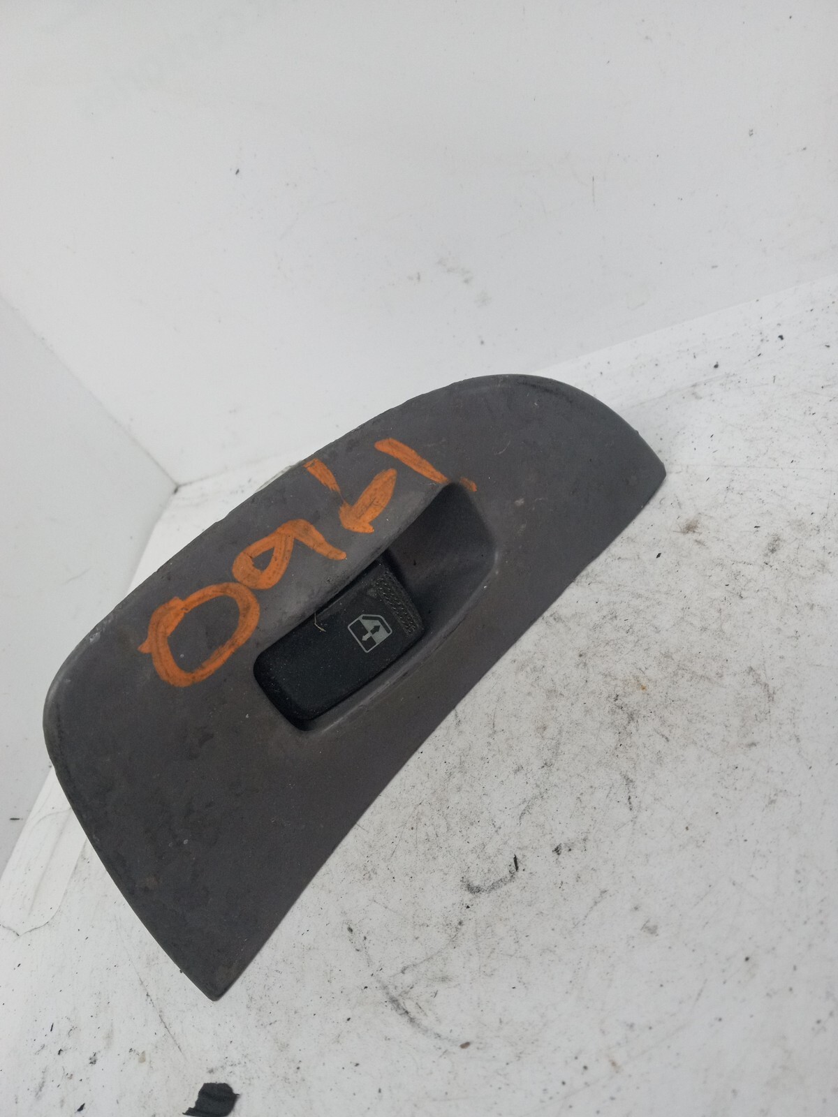 01-06 Hyundai Elantra 93582-2D200 Right Rear Passenger Window Switch ...