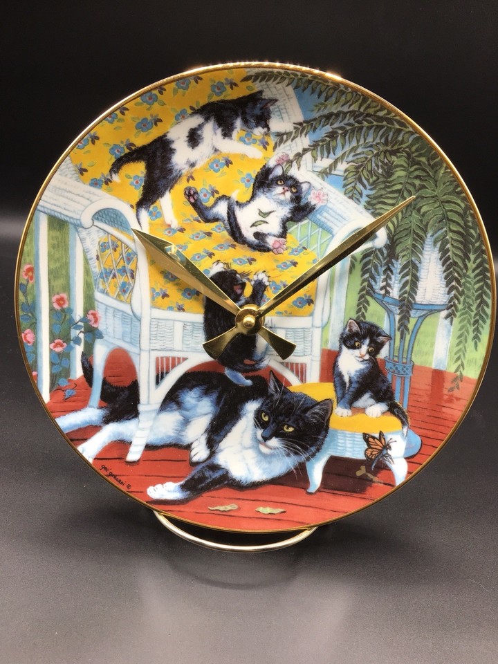 Mom Puts Up With Playful Kittens 8 1/2 Inch Clock !! | eBay
