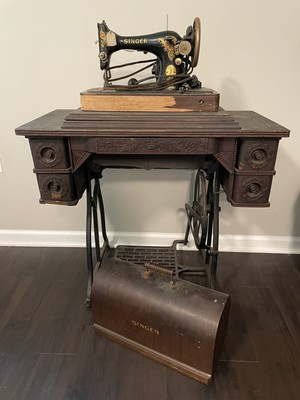Sewing Machines - 1922 Singer Sewing Machine