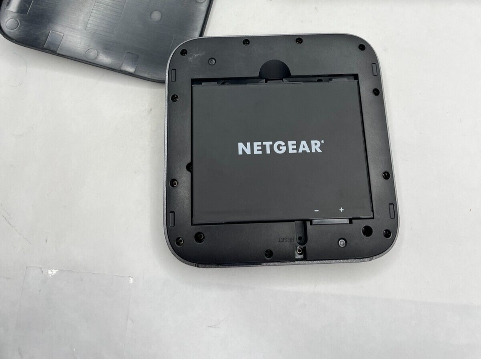 NETGEAR Nighthawk M6 Pro MR6500 AT&T 5G Wi-Fi Router - Black (AT&T only ...