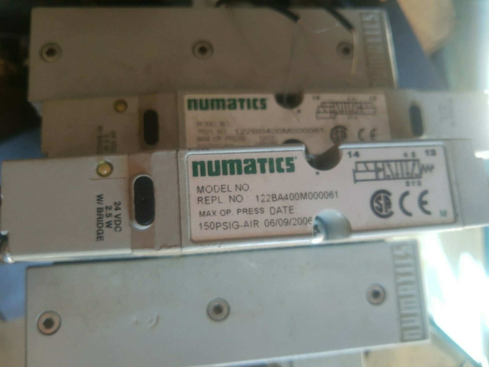 LOT of Numatics Solenoid Pneumatic Valve Bank connector 122BA400M000061 ...