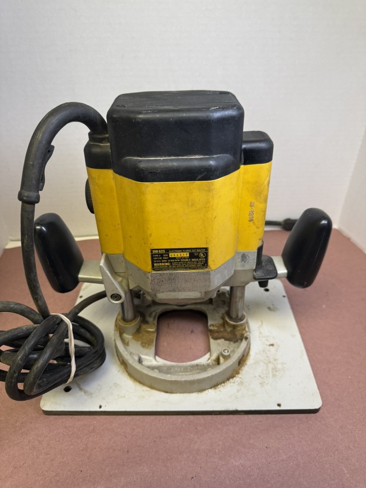 DeWalt DW625 Heavy Duty Plunge Cut Router Variable Speed AS IS NEEDS ...