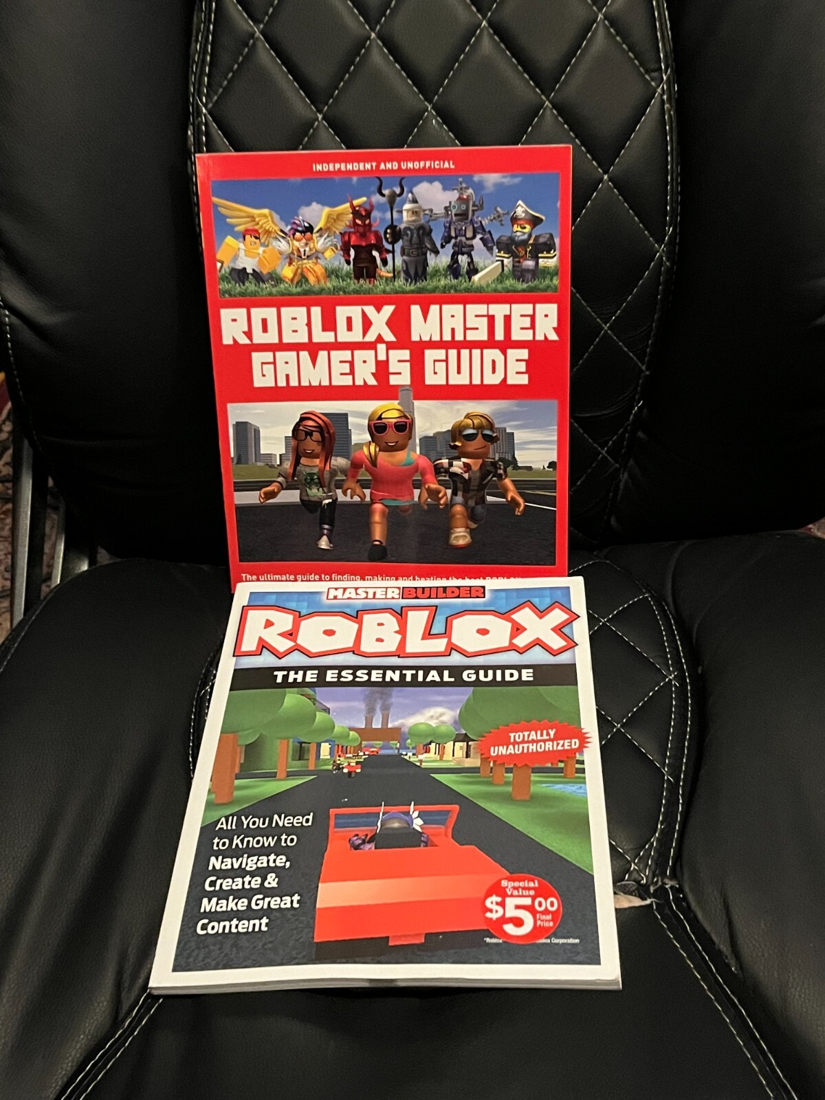 Magazine Set of 2 - Roblox Master Gamer's Guide & Roblox the Essential ...