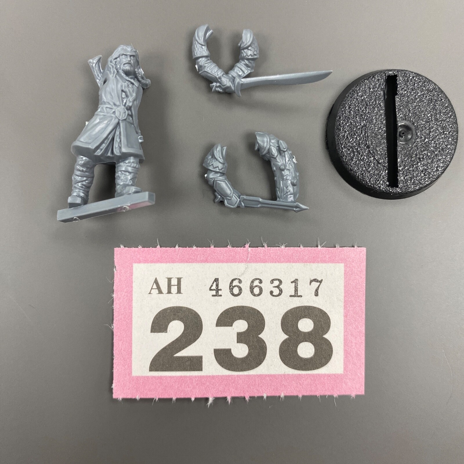 THORIN OAKENSHIELD THORIN'S COMPANY DWARF | Grelly UK