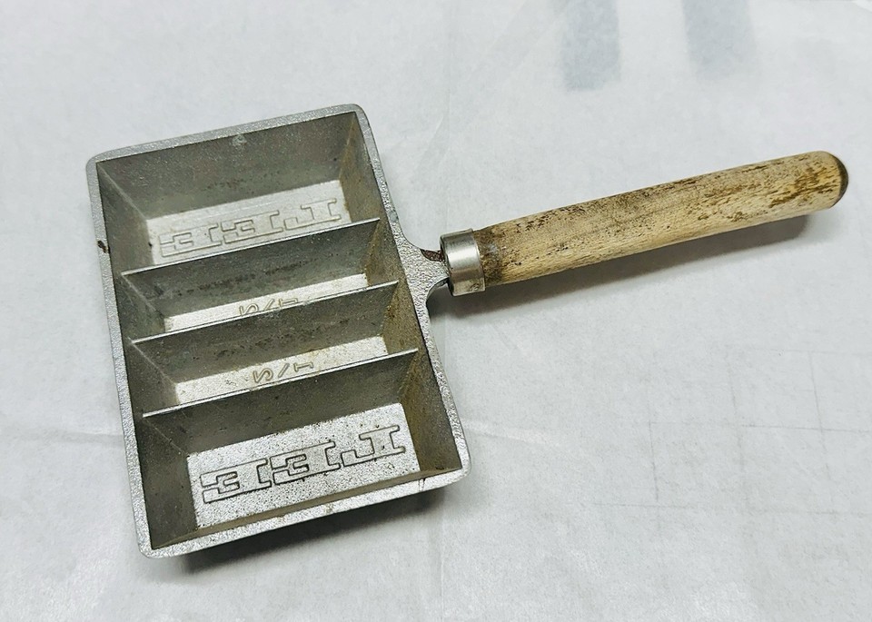 Vintage Lee Lead molds, makes both 1 lbs and half pound ingots ...