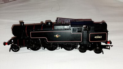 Class 4MT Fairburn 2-6-4 tank 42073 in BR Black By Bachmann 32 877 ...