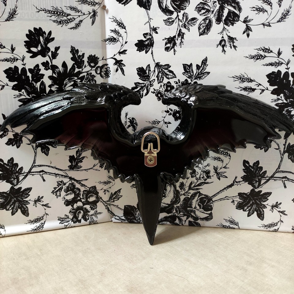 Winged Resin Crow Skull Figurine / 3D Raven Skull Replica Wall Hanging ...