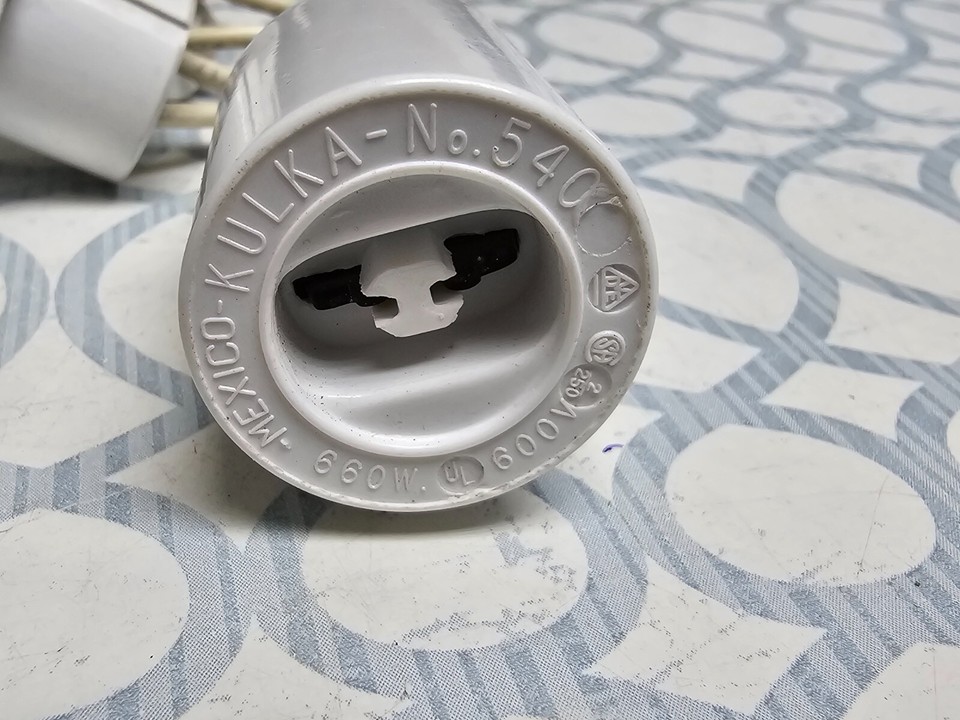 KULKA LH0131 540 660W 600V spring loaded socket lamp holder (new old ...