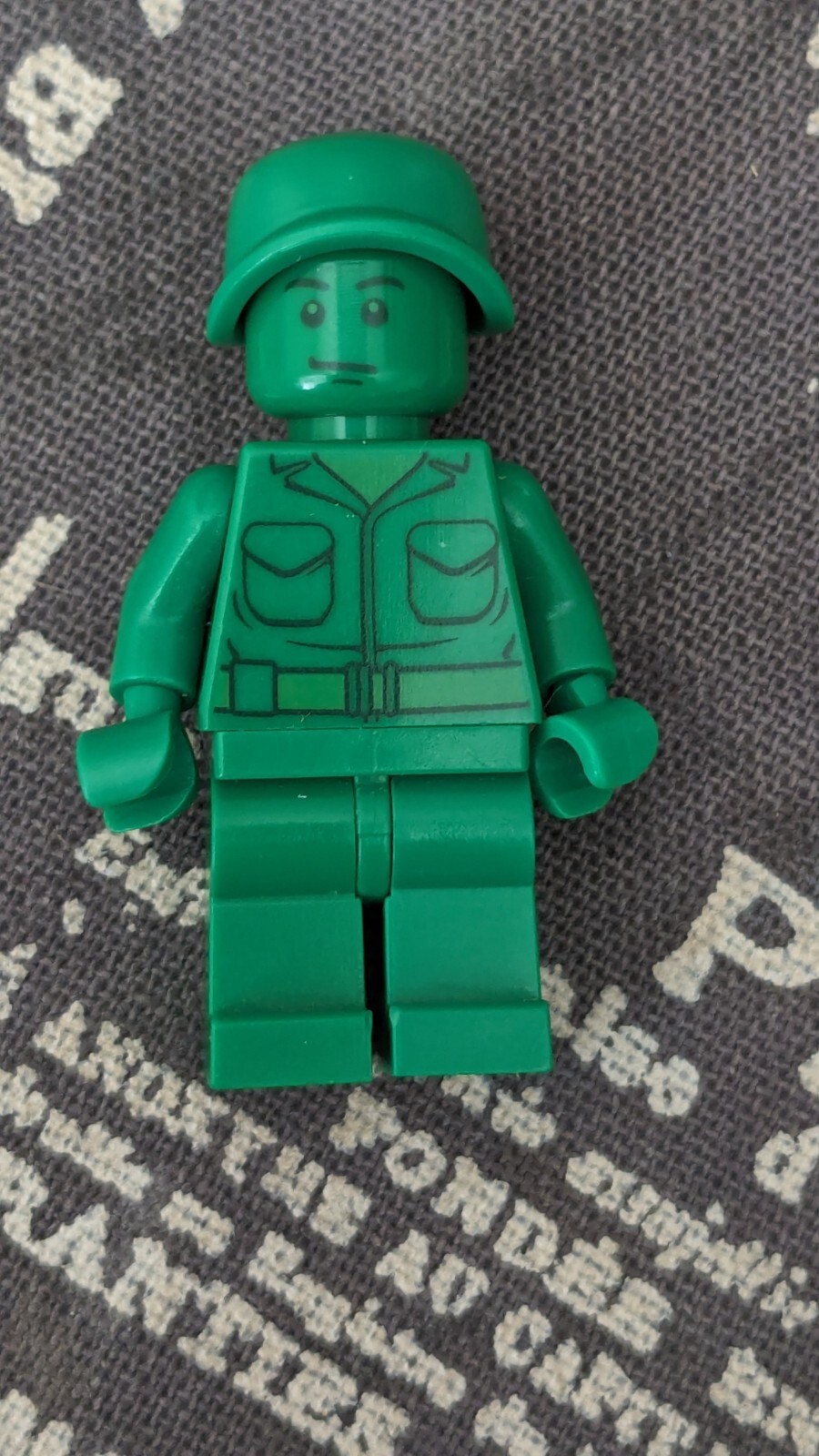 2010 Lego Toy Story Green Army Man Minifigure toy001 - in sets 7595 ...