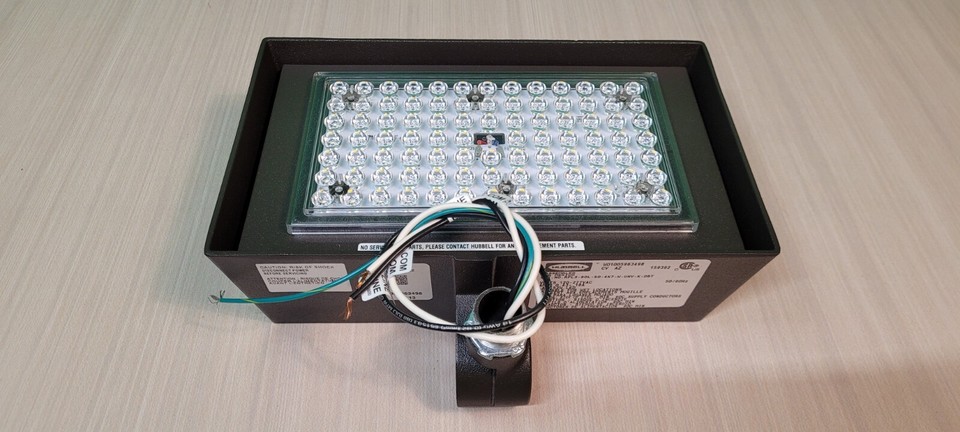 HUBBELL LIGHTING RFL3-90L-50-4K7-W-UNV-K-DBT Ratio LED Flood Light 52W ...