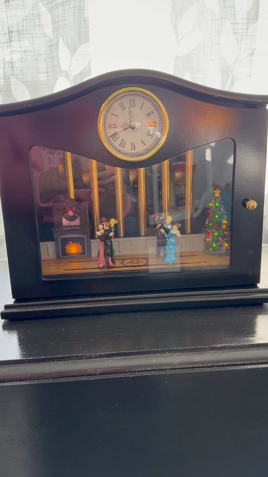 Mr. Christmas animated music chimes Clock “Ballroom Dancing” W/ 70 ...