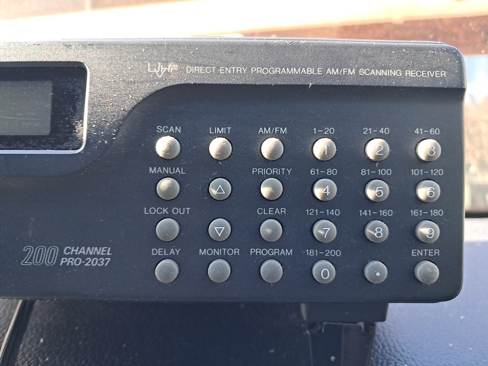 Radio Shack Pro-2037 Scanner with removable Antenna. | eBay