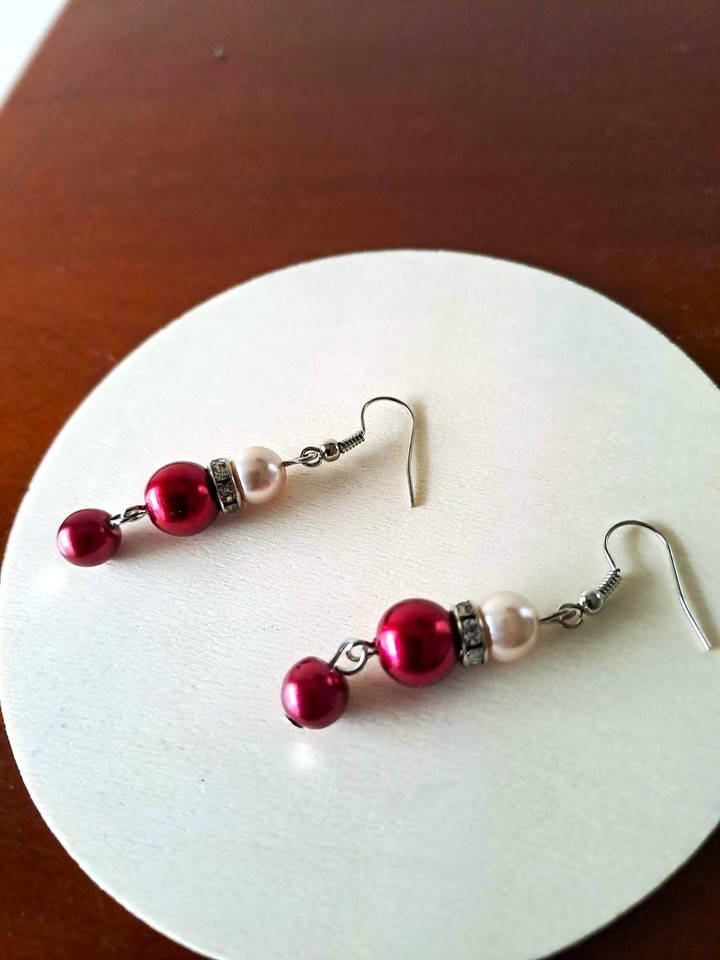 LOVELY MAROON, & WHITE PEARLS, WITH CRYSTAL RONDELLE BEADS - DANGLE ...