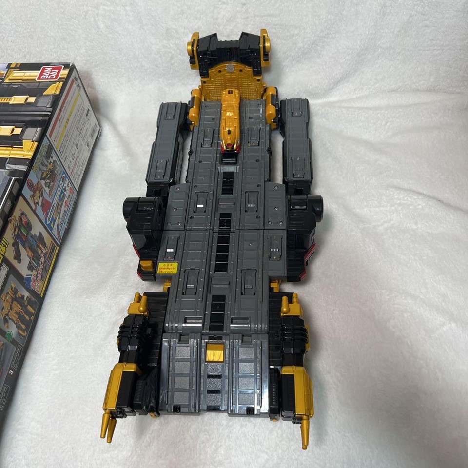 Bandai DX Hyper Ressha Tei-Oh Ressha Gattai ToQger Tokkyuger Robot Toy ...