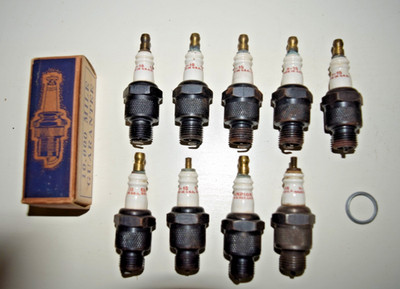 38-48 Ford Mercury H-10 Champion coke bottle plug spark plugs 39 40 41 ...
