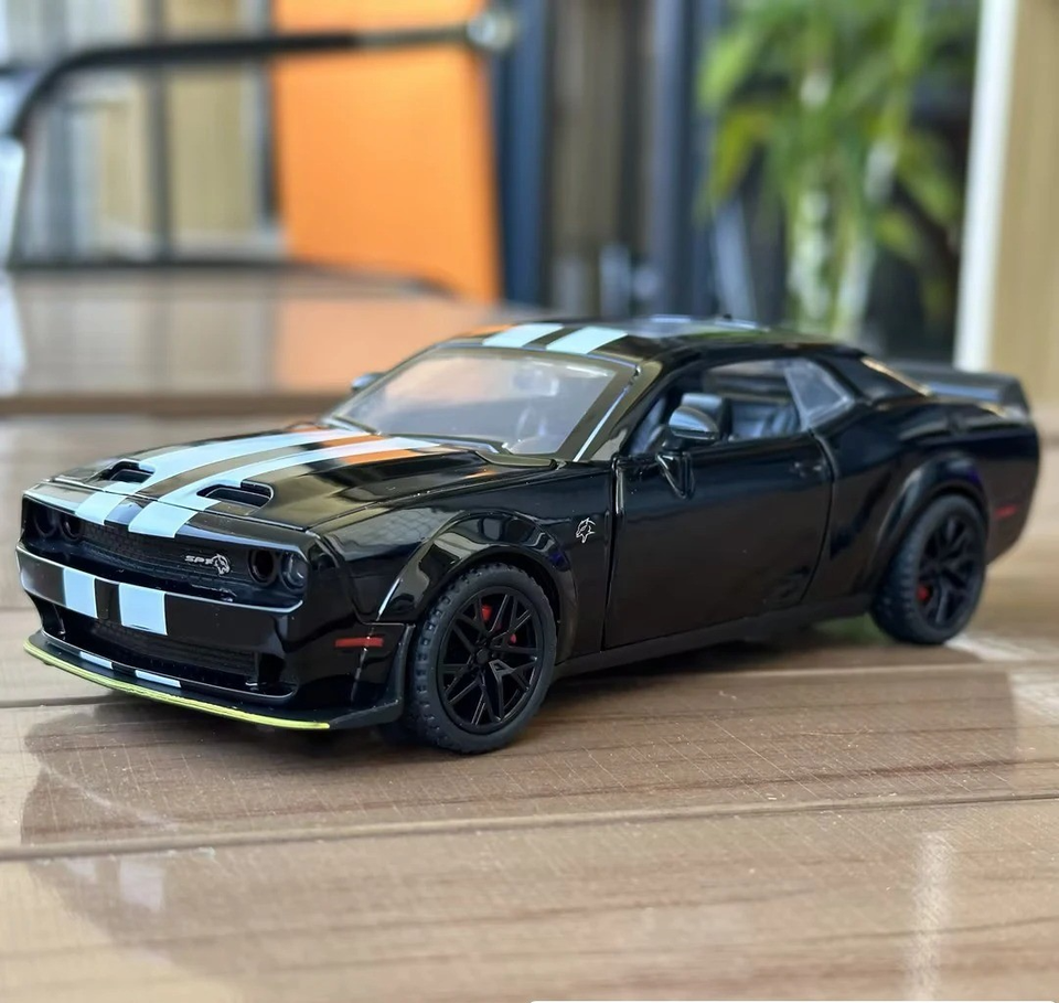 1:32 Dodge SRT Hellcat Diecast Car Alloy Model - Sound Light Toy Gift ...
