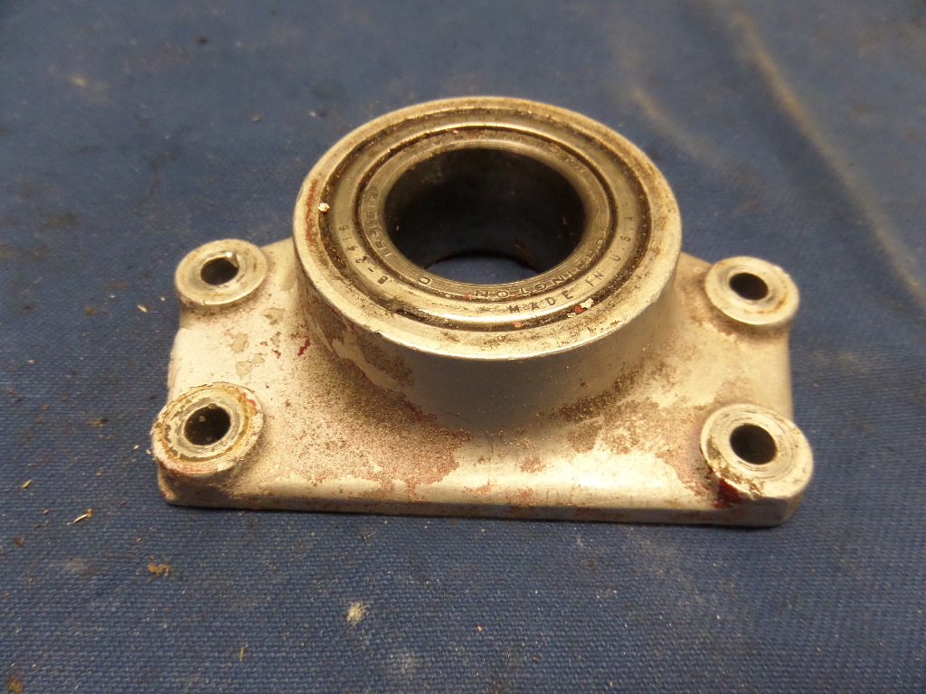 GOOD CESSNA 414/402/421 NOSE GEAR TRUNNION BEARING PLATE/RETAINER A ...