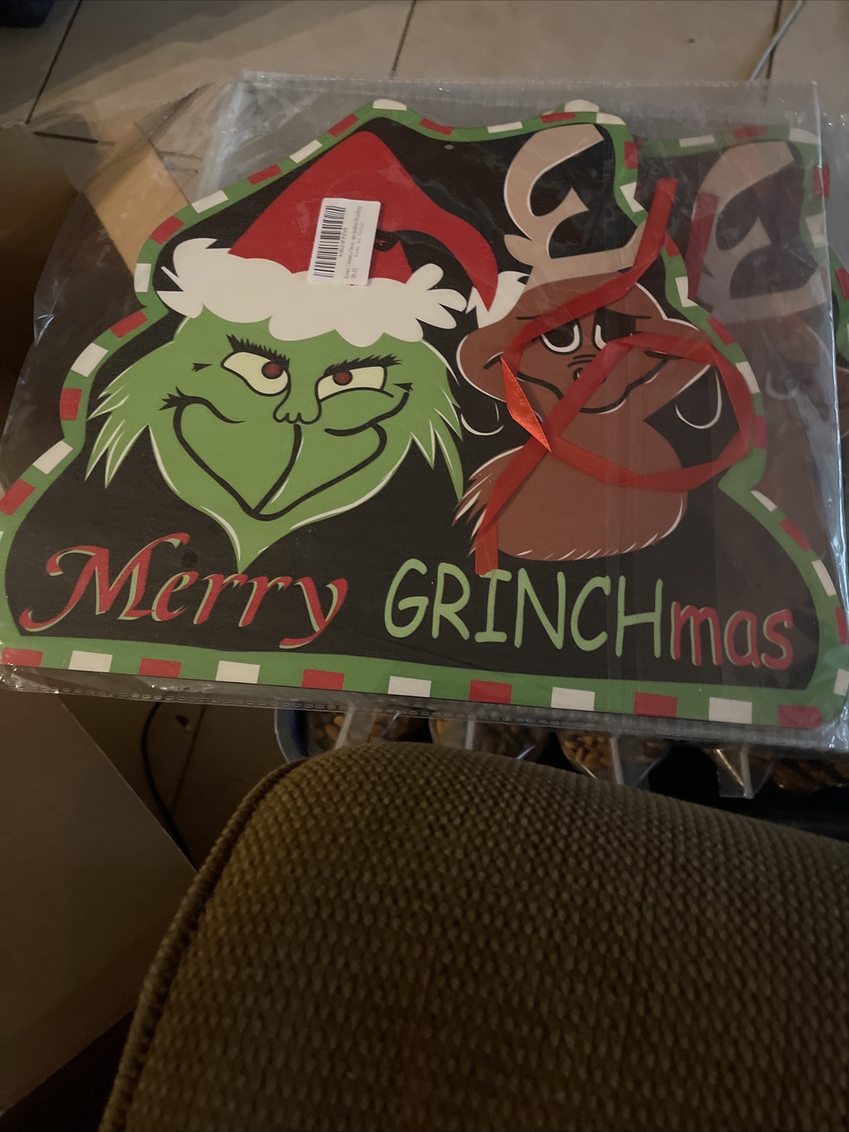 Grinch hanging Merry Christmas sign ! Merry Grinchmas !! Door Or Wall ...
