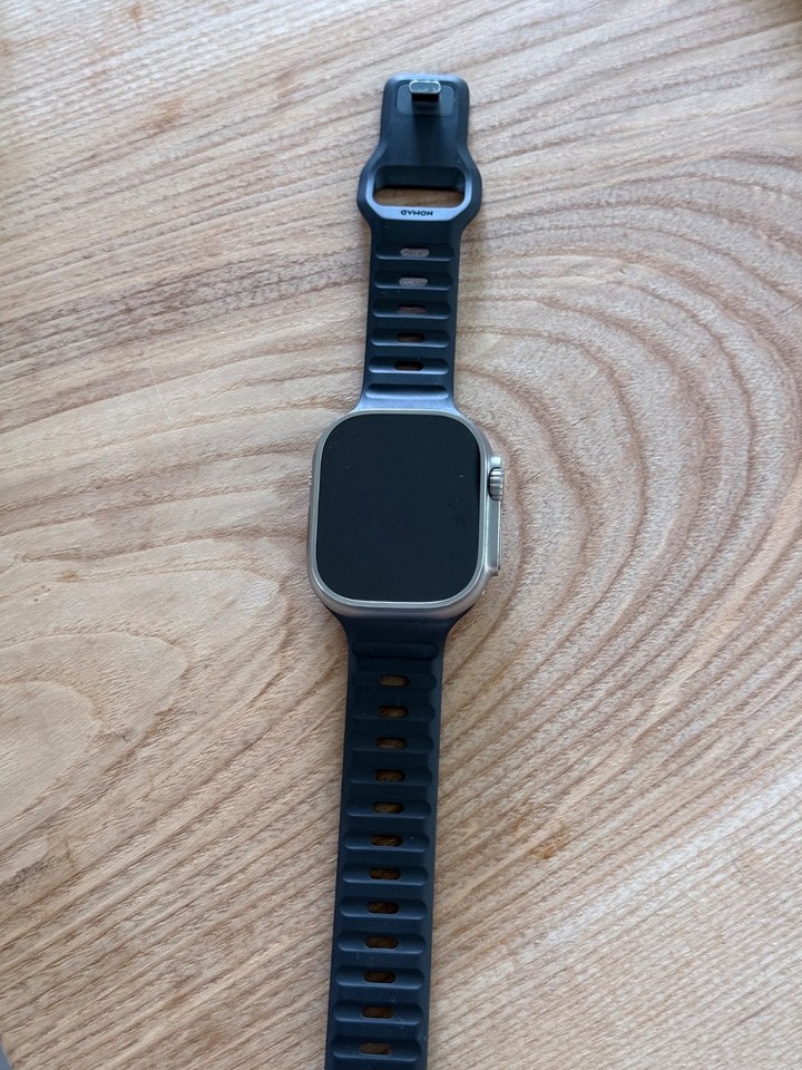 Apple Watch Ultra 1st Gen 49mm Titanium GPS + Cellular, 88% Battery ...