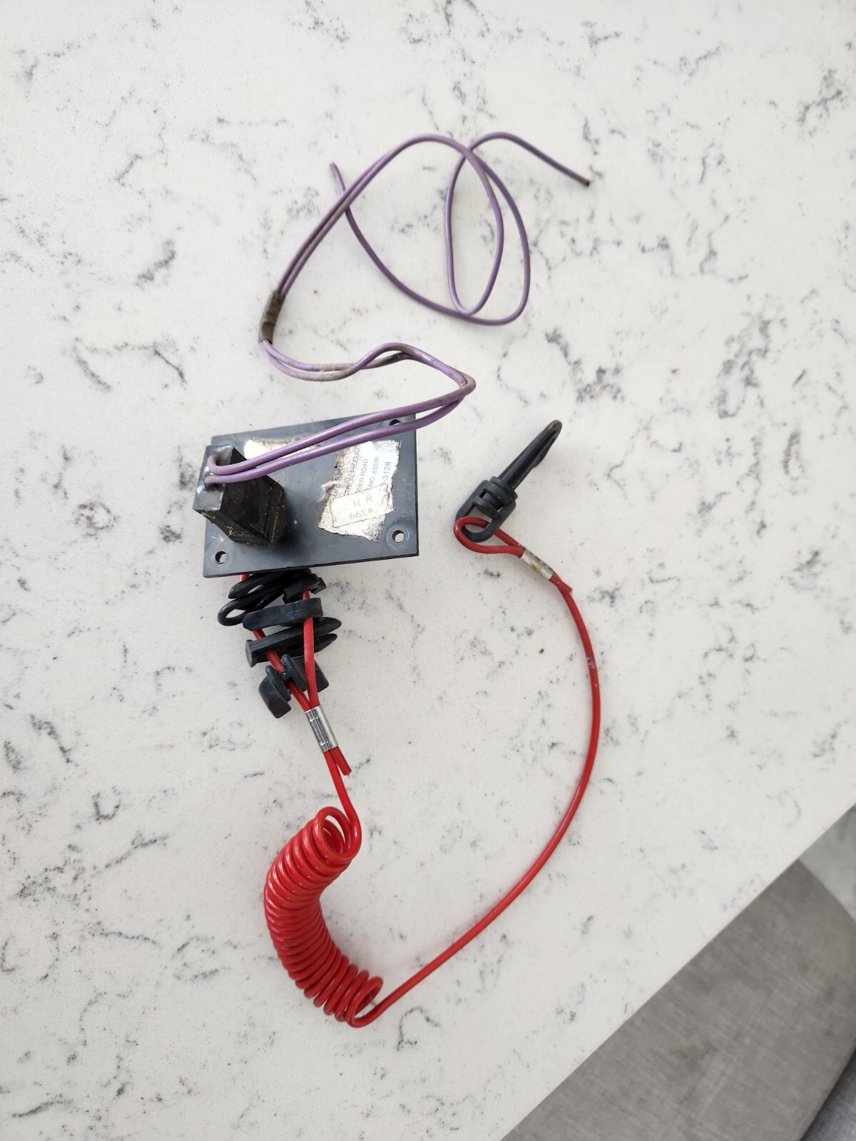 Marquis Boat Kill Switch Panel 5766586 | 3 1/4 x 2 1/4 Inch Black Red ...