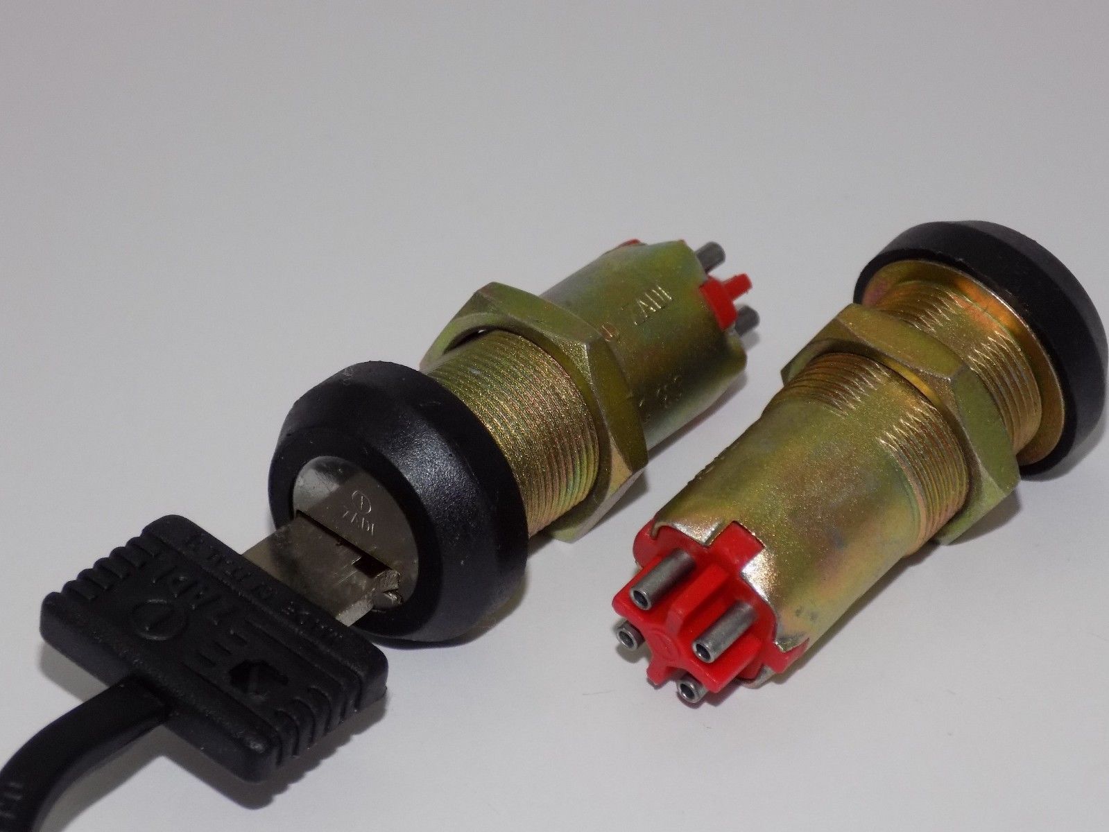 ZADI Key Switch 3 Position (On-Of-On) two Lines 10 thousand ...