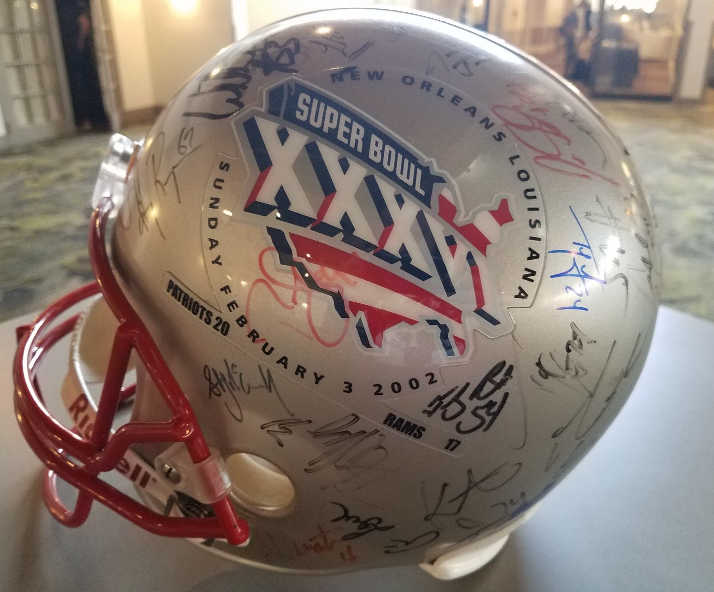 Patriots Super Bowl 36 XXXVI Signed Helmet BY Many Players Partial ...