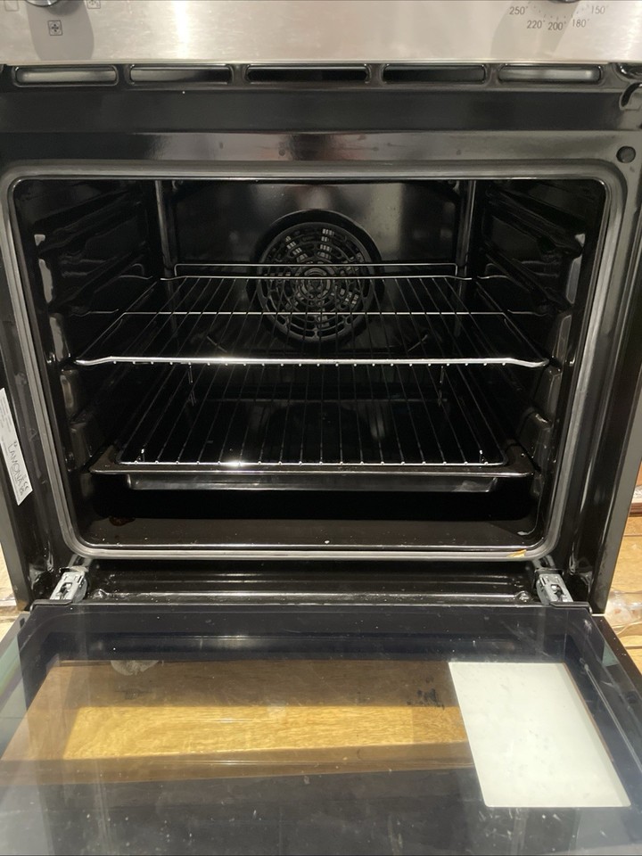 Lamona 60cm Stainless Steel Built In Single Fan Oven Lam3451. Ex ...