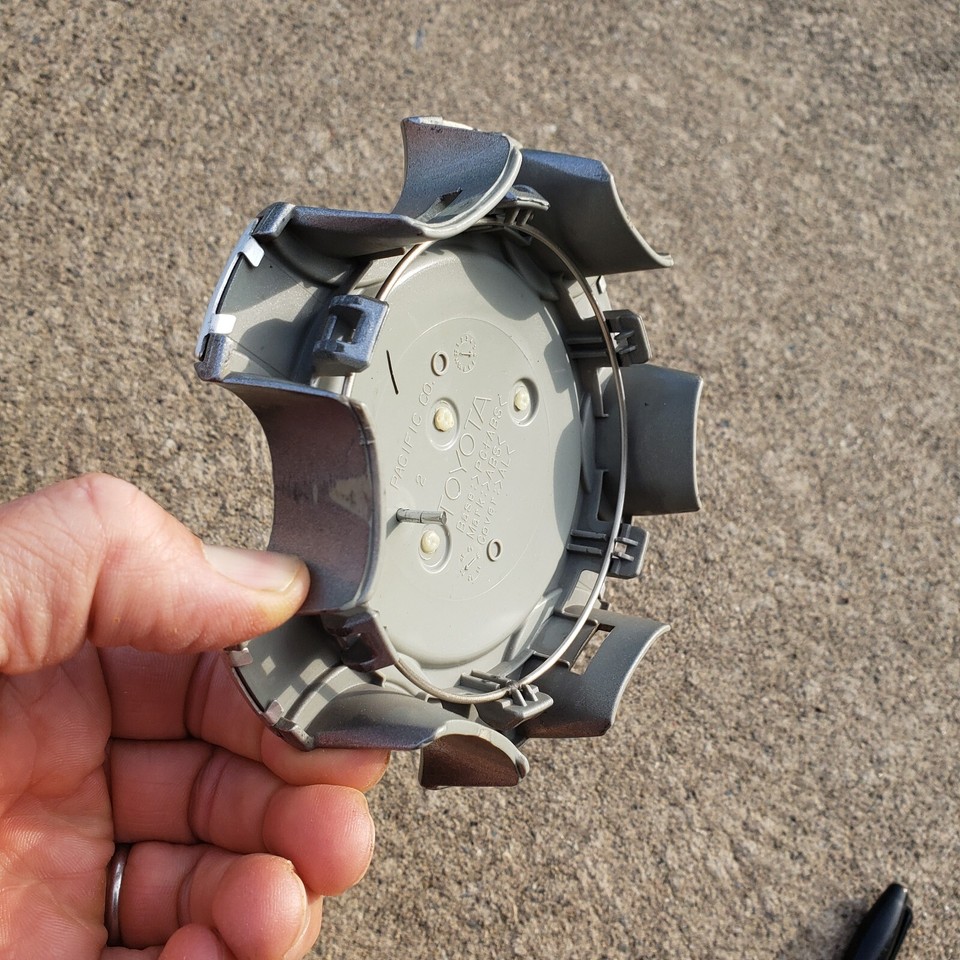 Toyota 4Runner Wheel Center Cap 10 11 12 2013 4260B-35010 17" Hubcap ...