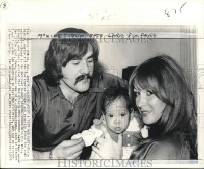 1975 Press Photo Kings Hockey Goalie Rogie Vachon, Wife Nichole And ...
