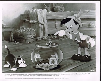 Walt Disney Productions ~ "Pinocchio" Fish Bowl / B&W Movie Print (8x11 ...