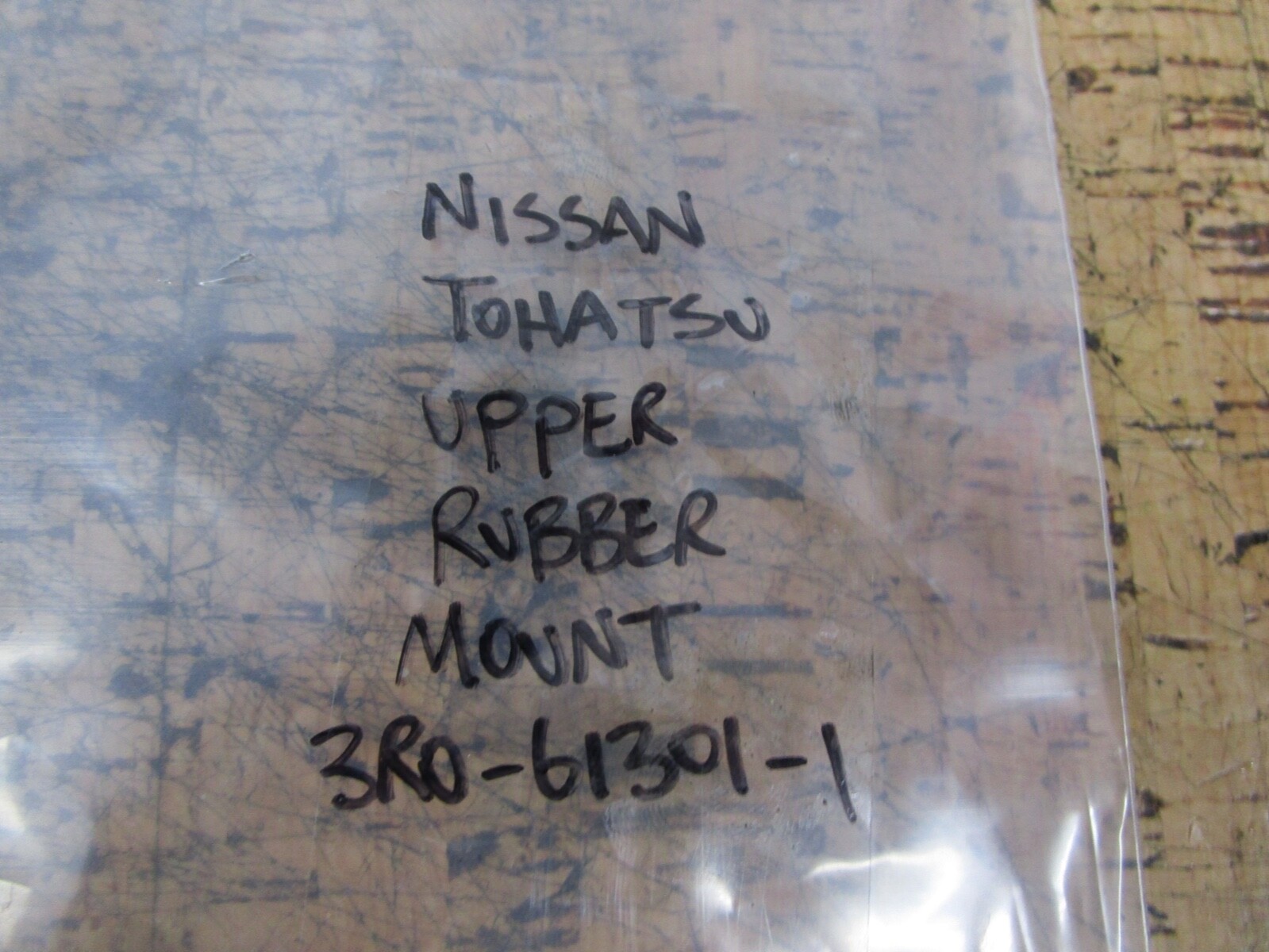 0700 OEM Nissan Tohatsu Upper Rubber Mount 3R0-61301-1 | eBay