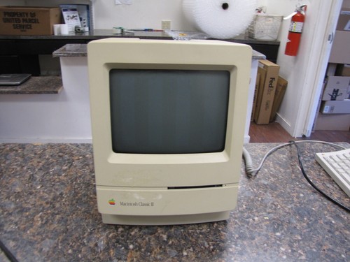 Vintage 1992 Apple Computer Macintosh Classic II M4150 - Powers on ...