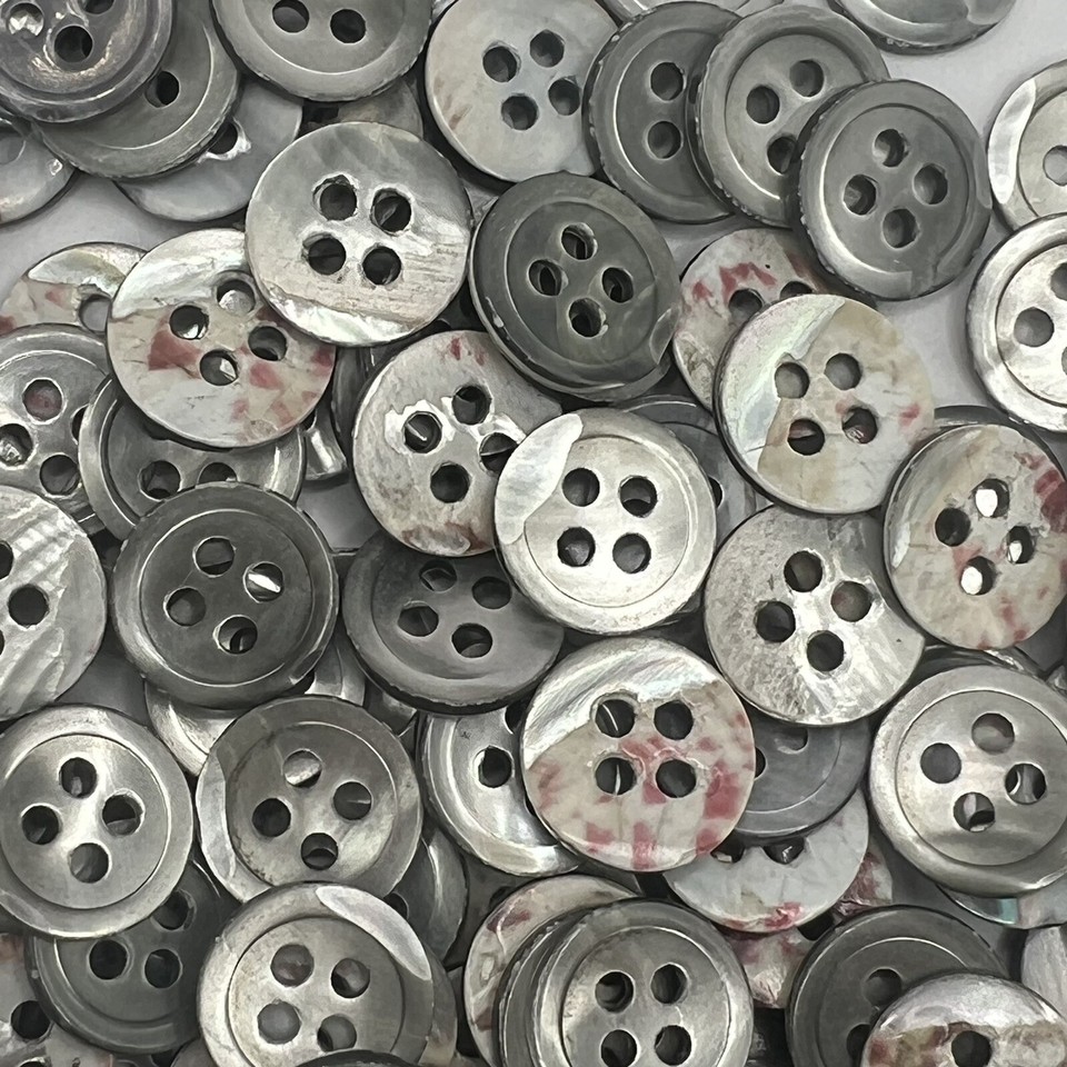 Smoke Trocas Shell Shirting Button w/Classic Rim White/Red Back 13mm-1/ ...