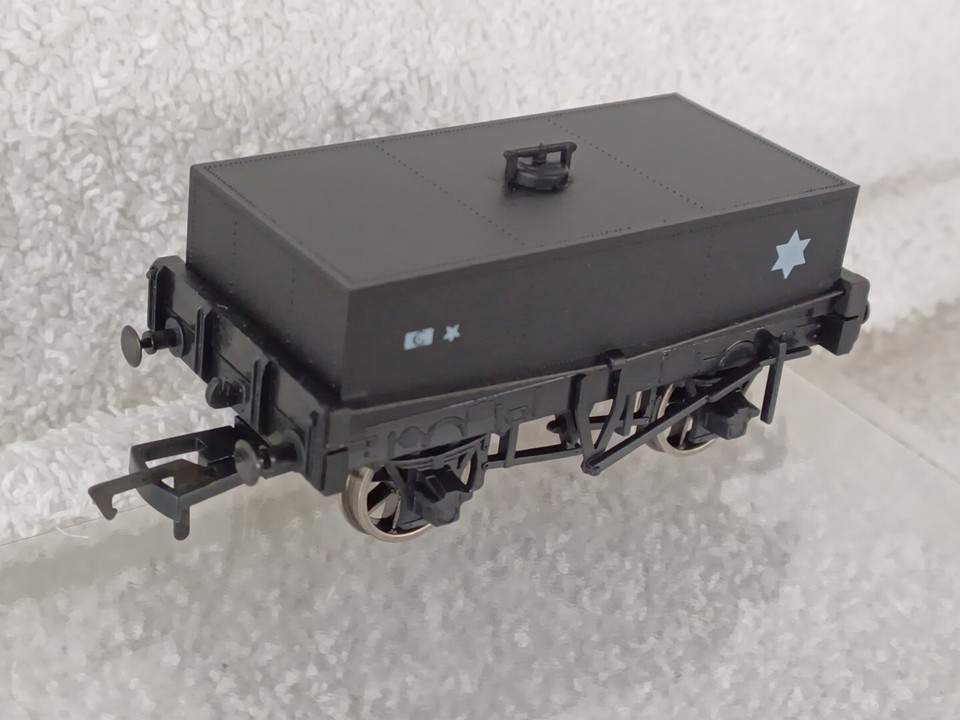 Dapol OO Gauge Limited Edition Plain Black Rectangular Tank Wagon ...