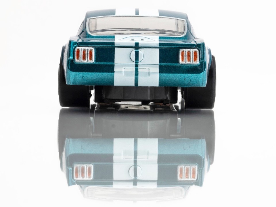 AFX Mega G+ 1965 Shelby GT350R Mustang #11 Mark Donohue HO Slot Car ...