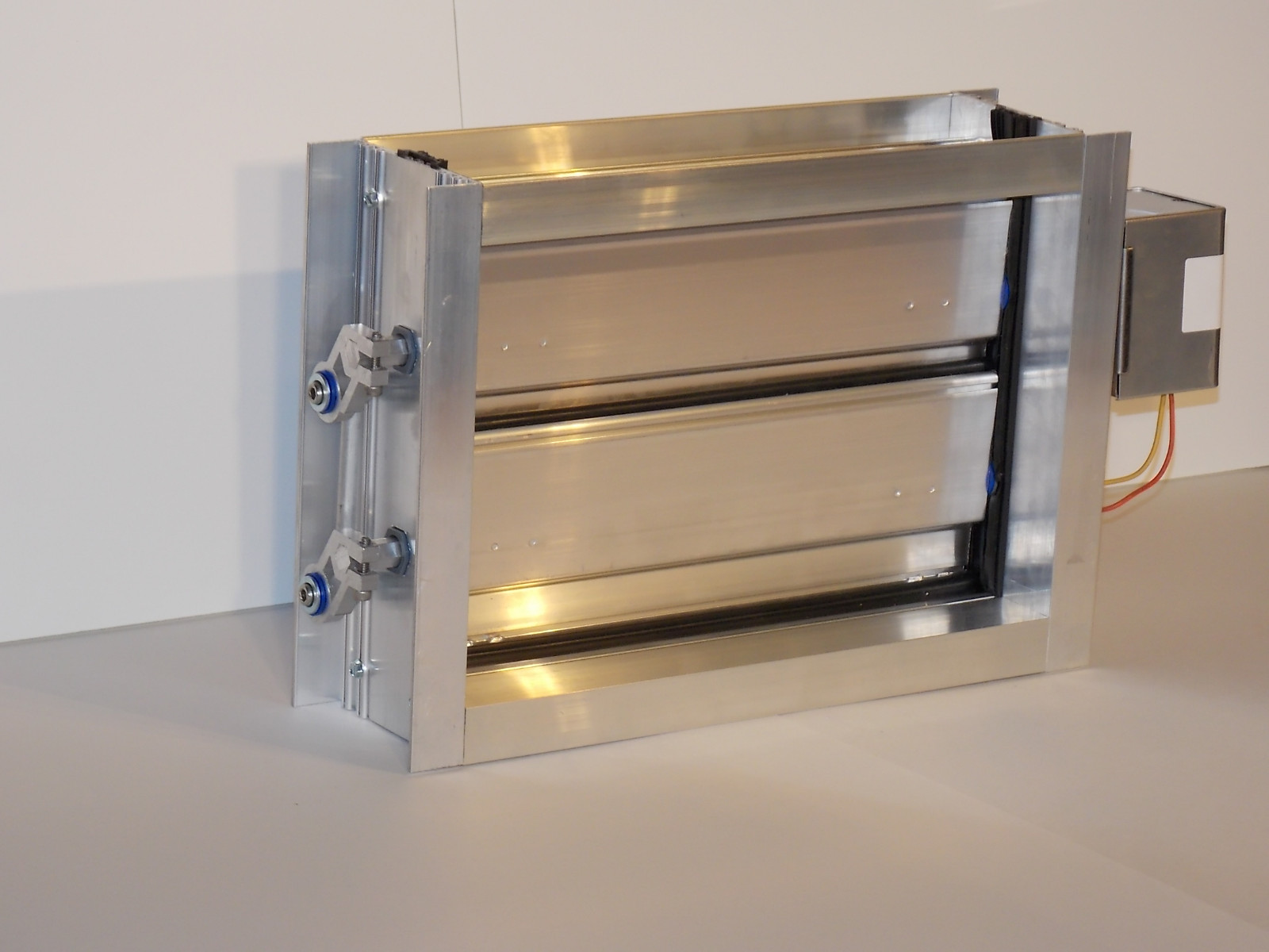 HVAC Aluminum Motorized Damper (14"x10" O.D.), 24 Vac Power Close ...