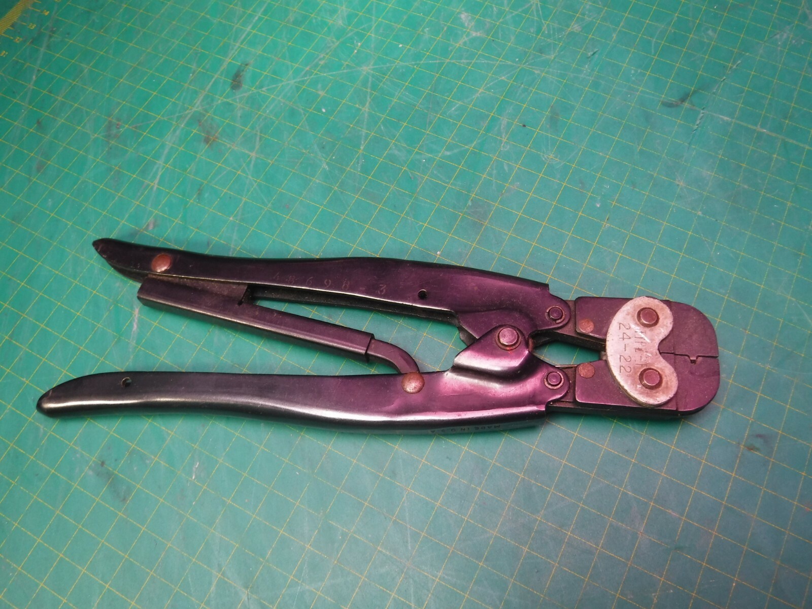 AMP CRIMPER Flag 24-22 Type F wire terminal Crimping Tool USA Tyco ...