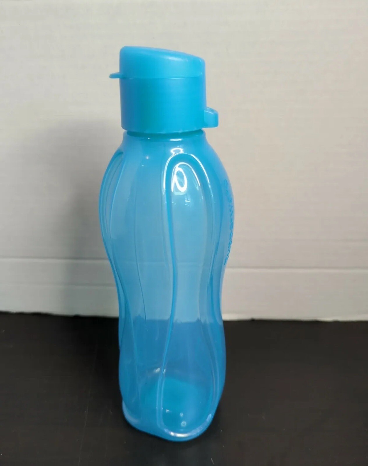 Tupperware Water Bottle Aqua Blue Eco Tumbler - 16 oz Flip Top Pour ...