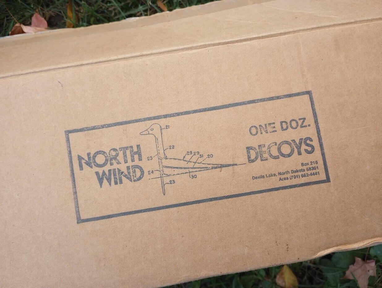 ---Vintage box of 12 North Wind Decoys – snow geese Devils Lake ND ...