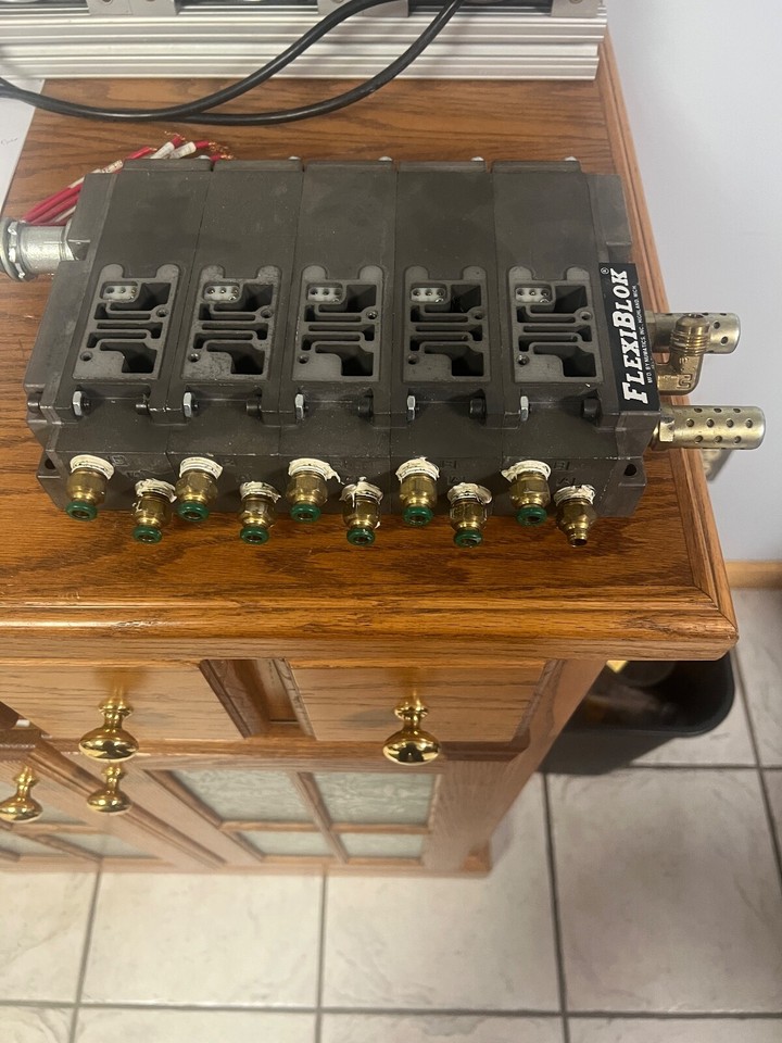 FLEXIBLOK MANIFOLD PNUEMATIC VALVE ASSEMBLY | eBay