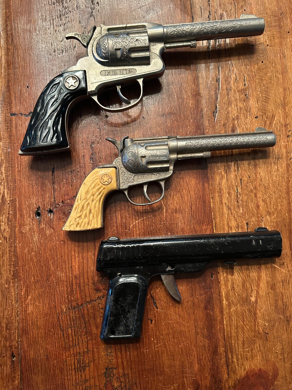 Vtg Toy HALCO BRONCO & CAP gun ,Wyandotte water pistol | eBay